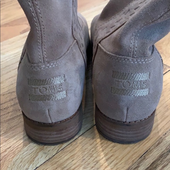Toms | Shoes | Toms Suede Boot 7 | Poshmark